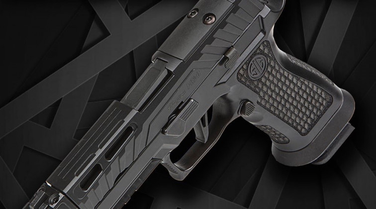 Sig Sauer P320 Spectre Comp Blackout, la pistola full size in polimero - Armi Magazine